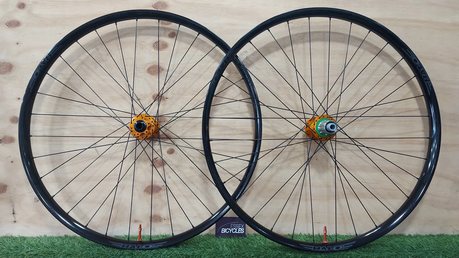 Hope Wheels Bosch Kiox 300 kit + DMR Vault Pedals